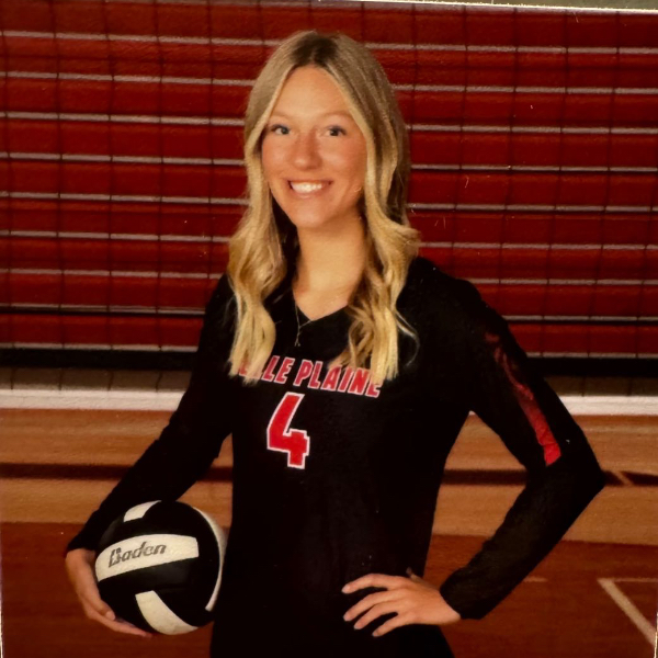 Mizuno M1 Volleyball | SportsRecruits